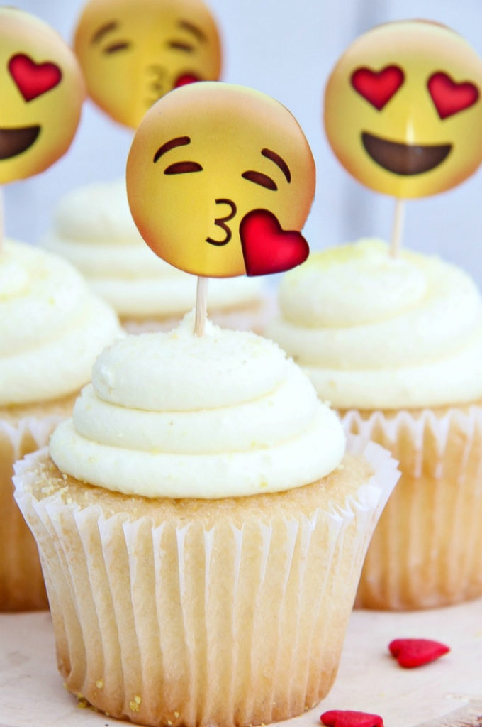 Easy Emoji Cupcake Toppers | Tonya Staab