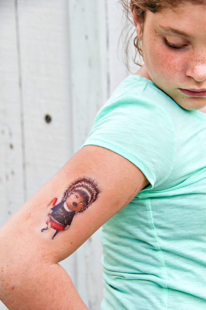 Sing Movie Night With Pinatas and Temporary Tattoos - Mazur Yeand2001