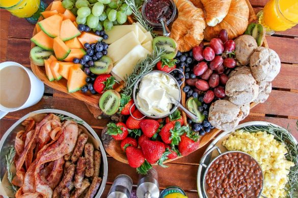 How to Create the Perfect Brunch Platter for Grazing | Tonya Staab